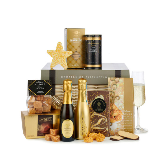 The Ultimate Christmas Hamper Checklist: Top 15 Items!